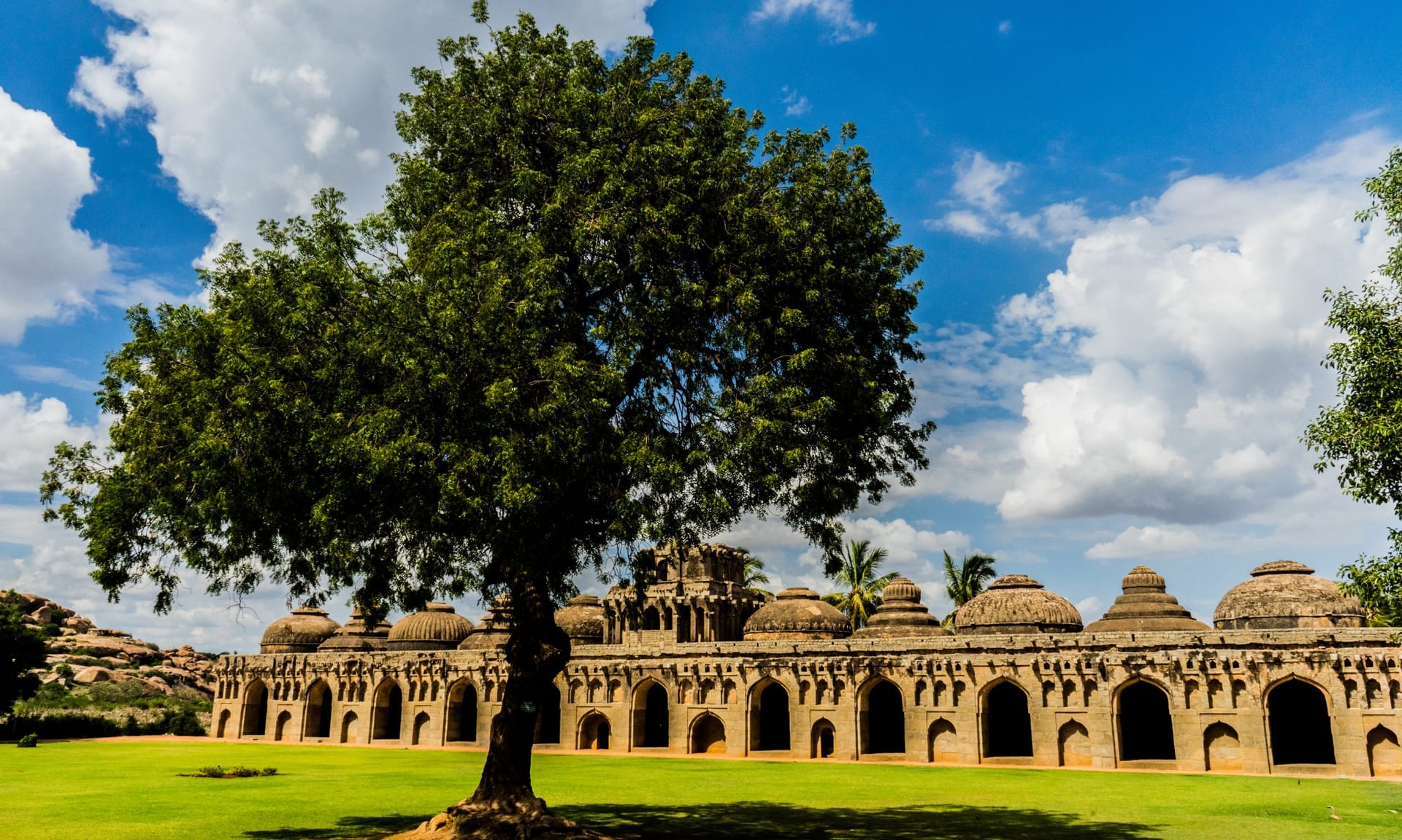 Hampi Gokarna Honnavar Murudeshwar Tour Package